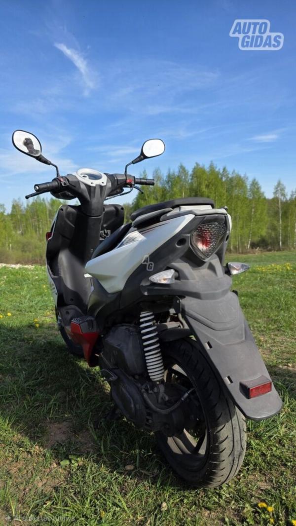Yamaha Aerox 2016 in Vilnius, with an engine capacity of 0.05 L and mileage of 0 thousand km for 1499 €, photo 6 on AUTOMOTO.COM.LV