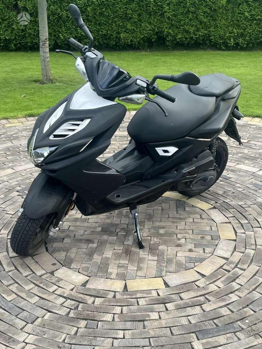 Yamaha Aerox 2016 in Kedainiai, with an engine capacity of 49.00 L and mileage of 51 thousand km for 1250 €, photo 3 on AUTOMOTO.COM.LV
