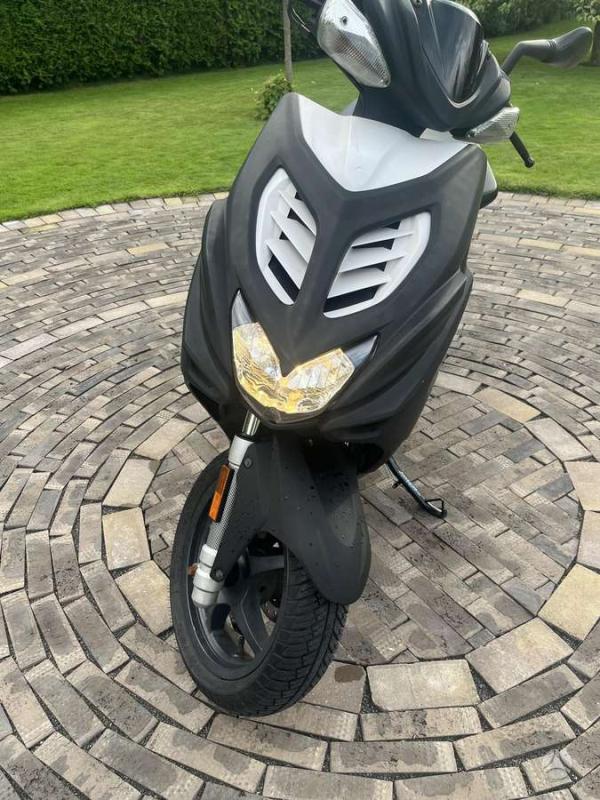 Yamaha Aerox 2016 in Kedainiai, with an engine capacity of 49.00 L and mileage of 51 thousand km for 1250 €, photo 10 on AUTOMOTO.COM.LV