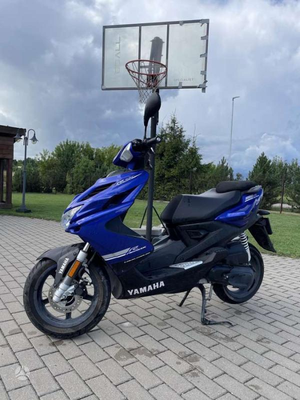 Yamaha Aerox 2018 in Lazdijai, with an engine capacity of 49.00 L and mileage of 4 thousand km for 1800 €, photo 2 on AUTOMOTO.COM.LV