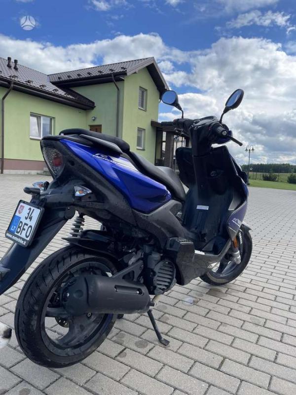 Yamaha Aerox 2018 in Lazdijai, with an engine capacity of 49.00 L and mileage of 4 thousand km for 1800 €, photo 3 on AUTOMOTO.COM.LV