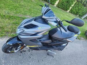 Yamaha Aerox 2020 in Vilnius, with an engine capacity of 49.00 L and mileage of 2 thousand km for 2150 €, photo 5 on AUTOMOTO.COM.LV