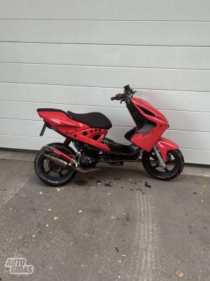 Red Yamaha Aerox 2003 in Vilnius, with an engine capacity of 0.00 L and mileage of 0 thousand km for 1500 €, photo 3 on AUTOMOTO.COM.LV