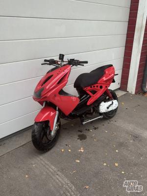 Red Yamaha Aerox 2003 in Vilnius, with an engine capacity of 0.00 L and mileage of 0 thousand km for 1500 €, photo 5 on AUTOMOTO.COM.LV