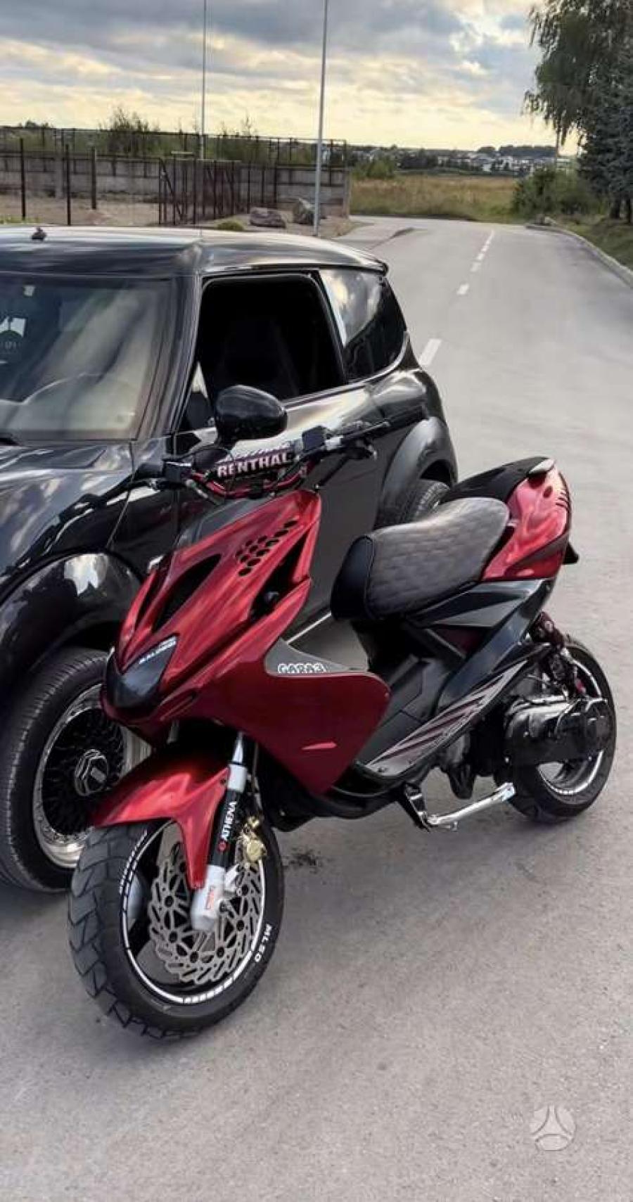 Red Yamaha Aerox 2007 in Siauliai, with an engine capacity of 50.00 L and mileage of 13 thousand km for 2000 €, photo 1 on AUTOMOTO.COM.LV