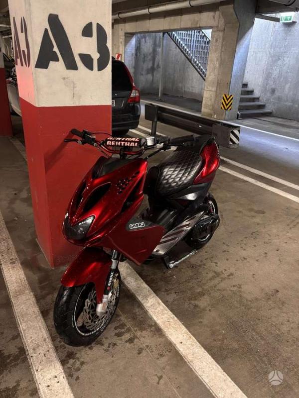 Sarkans Yamaha Aerox 2007 Šauļi, ar dzinēja tilpumu 50.00 L un nobraukumu 13 tūkst. km par 2000 €, foto 3 vietnē AUTOMOTO.COM.LV
