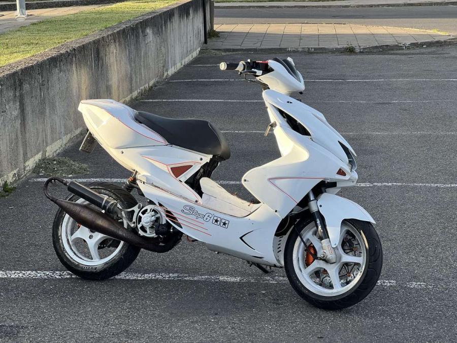 Balts Yamaha Aerox 2008 Viļņa, ar dzinēja tilpumu 50.00 L un nobraukumu 1 tūkst. km par 1700 €, foto 4 vietnē AUTOMOTO.COM.LV