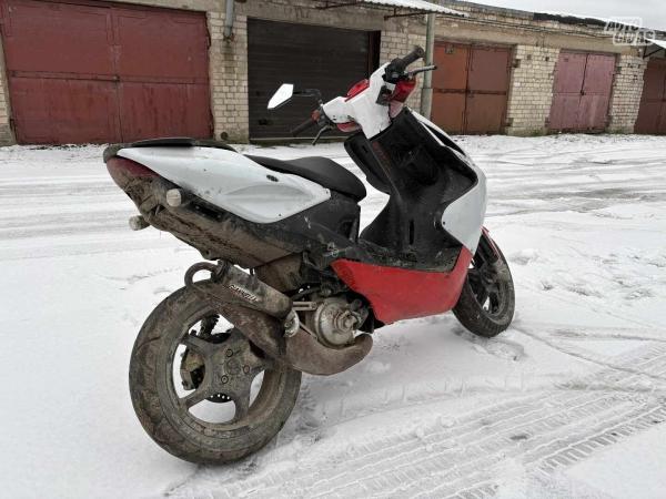 Balts Yamaha Aerox 2009 Viļņa, ar dzinēja tilpumu 0.05 L un nobraukumu 10 tūkst. km par 600 €, foto 4 vietnē AUTOMOTO.COM.LV