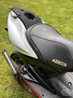 White Yamaha Aerox 2009 in Kaunas, with an engine capacity of 0.05 L and mileage of 15 thousand km for 1300 €, photo 4 on AUTOMOTO.COM.LV