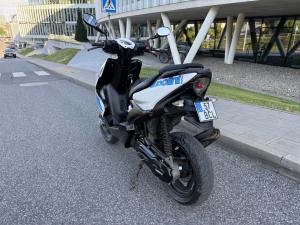 Белый Ямаха Aerox 2012 в Вильнюс, объемом двигателя 0.05 л и пробегом 11 тыс. км за 1299 €, фото 6 на AUTOMOTO.COM.LV
