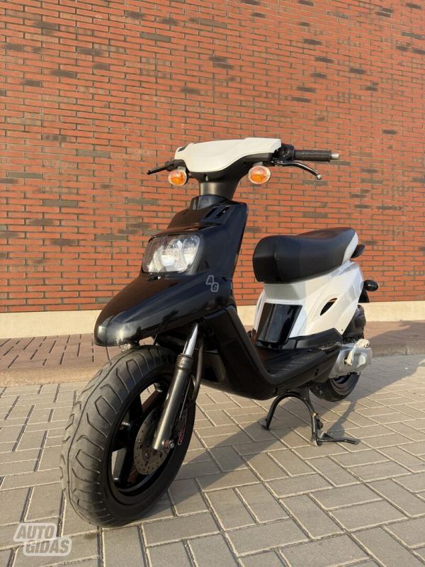 Melns Yamaha Booster 2009 Kauņa, ar dzinēja tilpumu 0.05 L un nobraukumu 2 tūkst. km par 1500 €, foto 1 vietnē AUTOMOTO.COM.LV