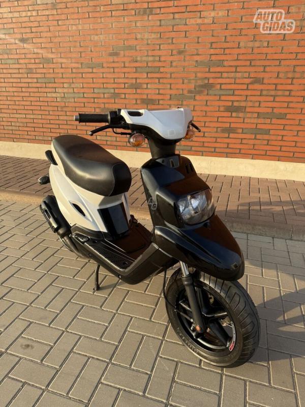 Melns Yamaha Booster 2009 Kauņa, ar dzinēja tilpumu 0.05 L un nobraukumu 2 tūkst. km par 1500 €, foto 2 vietnē AUTOMOTO.COM.LV