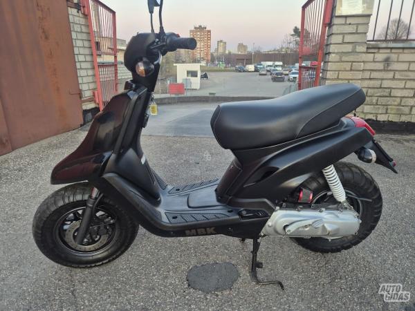 Black Yamaha Booster 2015 in Kaunas, with an engine capacity of 0.05 L and mileage of 20 thousand km for 1600 €, photo 3 on AUTOMOTO.COM.LV