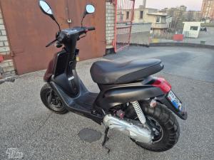 Black Yamaha Booster 2015 in Kaunas, with an engine capacity of 0.05 L and mileage of 20 thousand km for 1600 €, photo 4 on AUTOMOTO.COM.LV