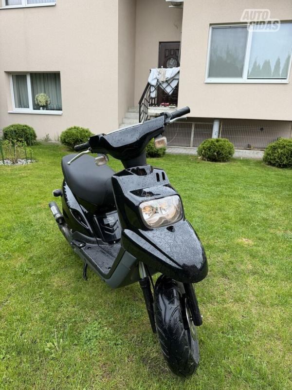 Black Yamaha Booster 2021 in Kaunas, with an engine capacity of 0.05 L and mileage of 4 thousand km for 1600 €, photo 1 on AUTOMOTO.COM.LV