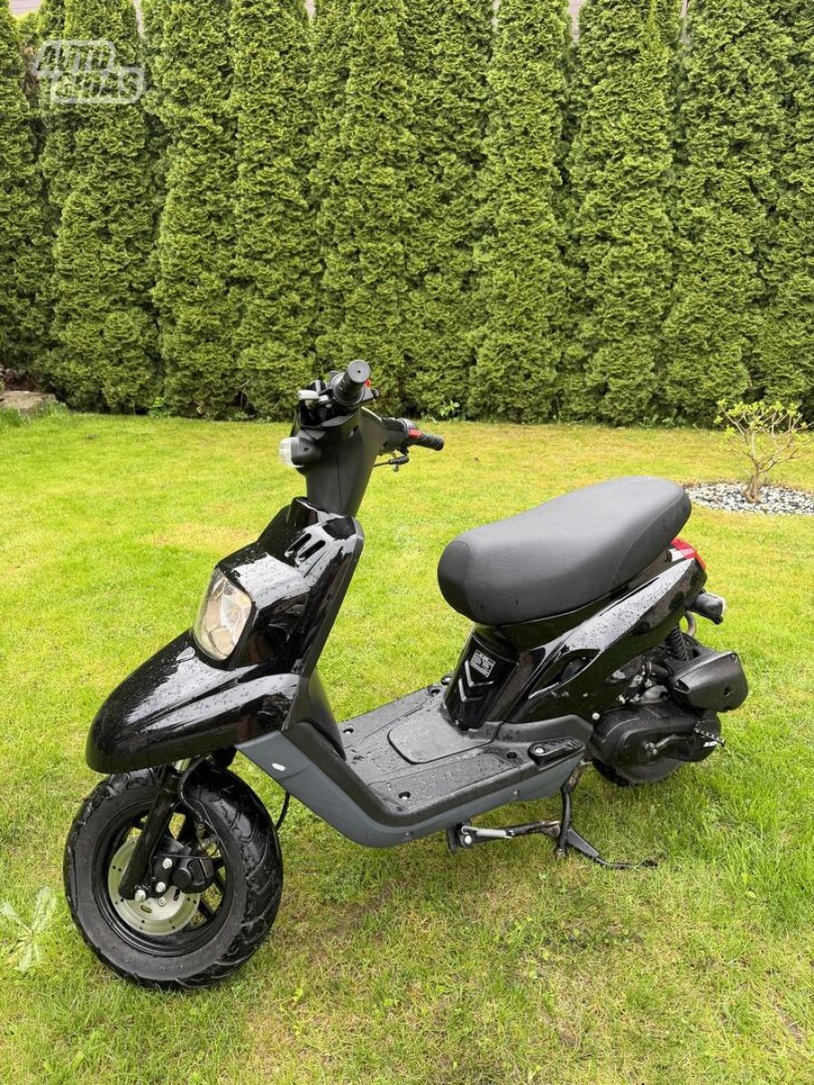 Black Yamaha Booster 2021 in Kaunas, with an engine capacity of 0.05 L and mileage of 4 thousand km for 1600 €, photo 5 on AUTOMOTO.COM.LV
