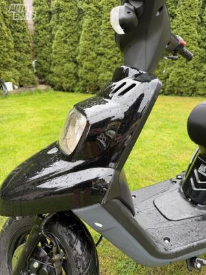 Black Yamaha Booster 2021 in Kaunas, with an engine capacity of 0.05 L and mileage of 4 thousand km for 1600 €, photo 6 on AUTOMOTO.COM.LV