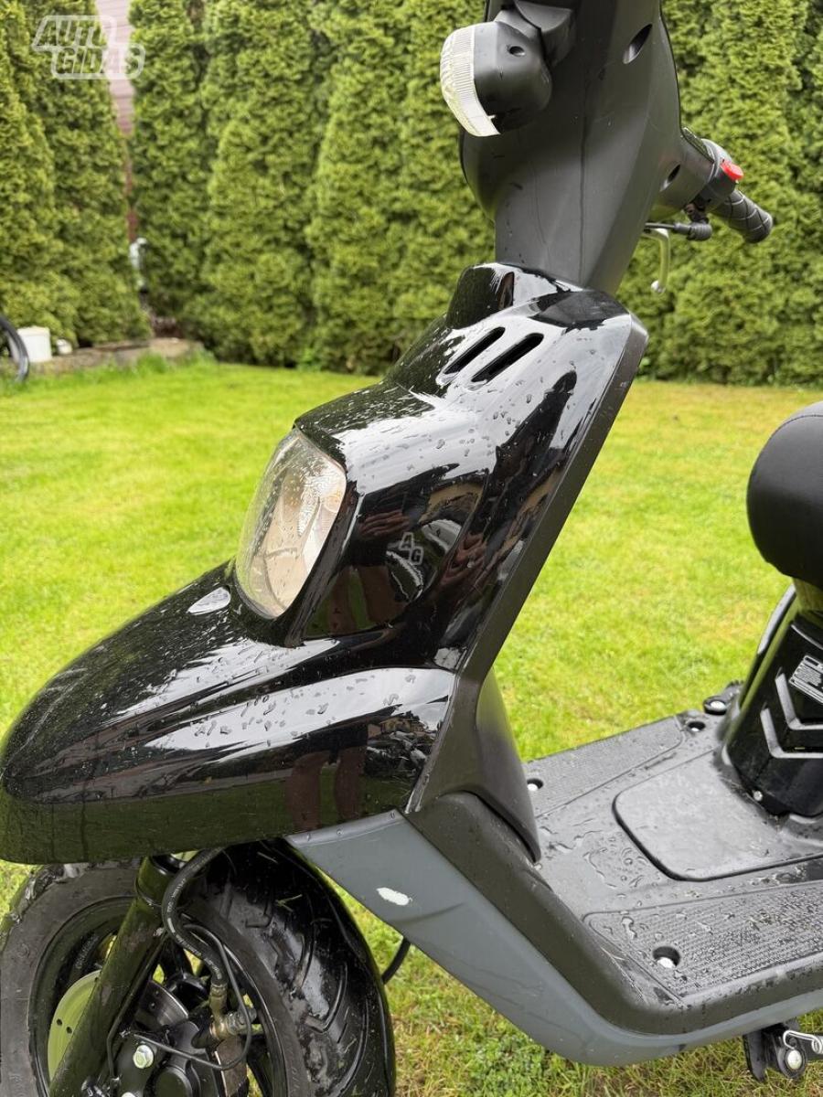 Black Yamaha Booster 2021 in Kaunas, with an engine capacity of 0.05 L and mileage of 4 thousand km for 1600 €, photo 6 on AUTOMOTO.COM.LV