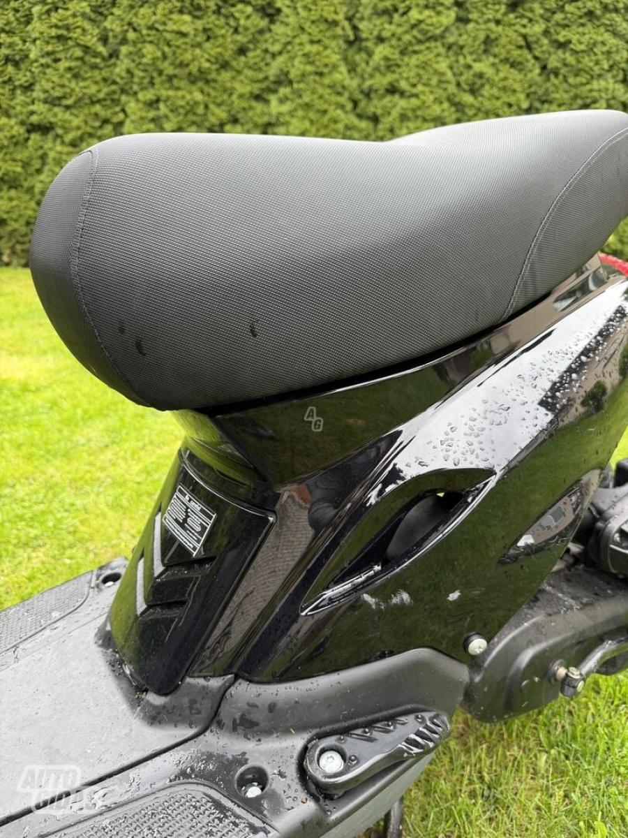 Black Yamaha Booster 2021 in Kaunas, with an engine capacity of 0.05 L and mileage of 4 thousand km for 1600 €, photo 7 on AUTOMOTO.COM.LV
