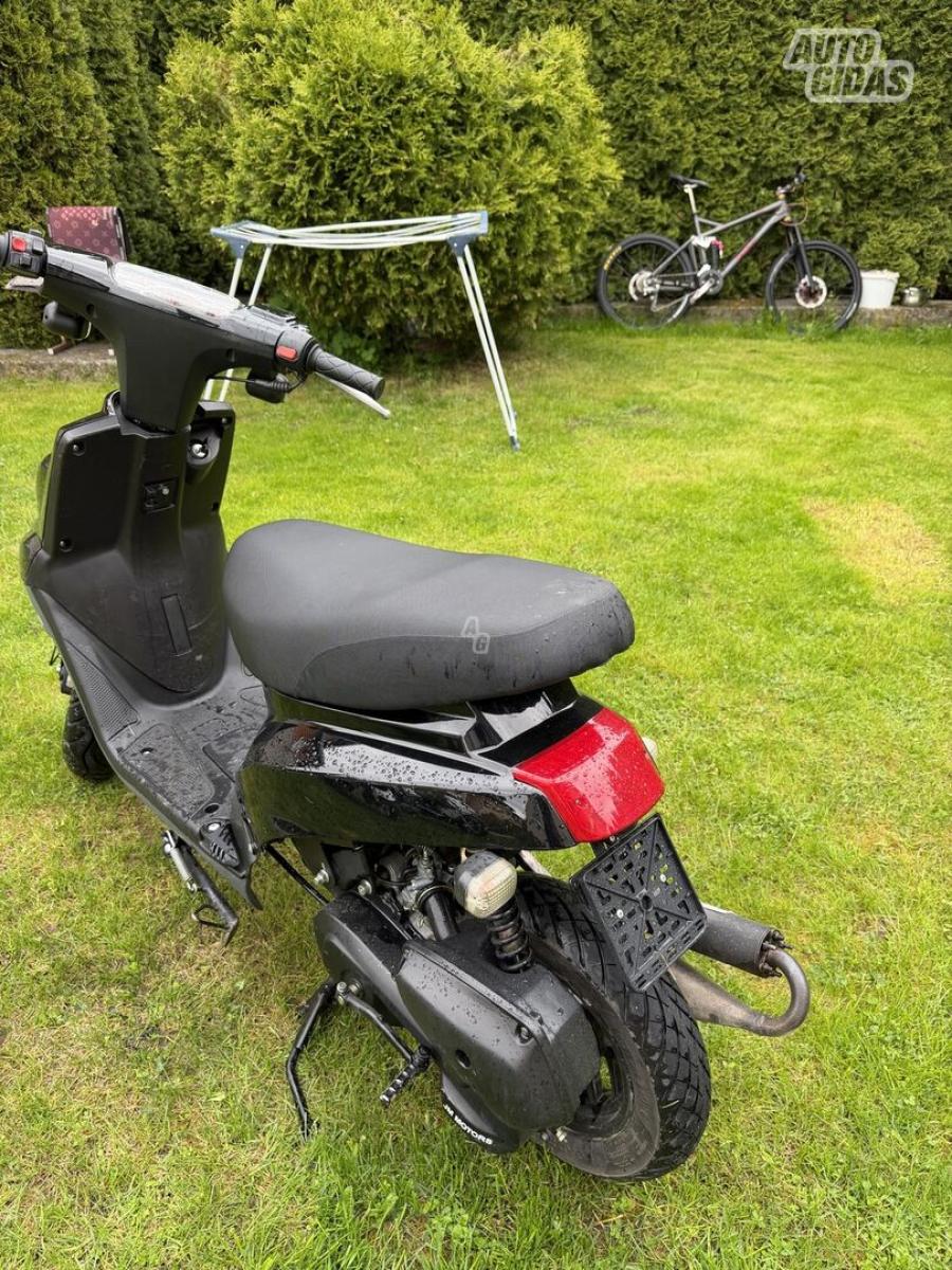 Black Yamaha Booster 2021 in Kaunas, with an engine capacity of 0.05 L and mileage of 4 thousand km for 1600 €, photo 11 on AUTOMOTO.COM.LV