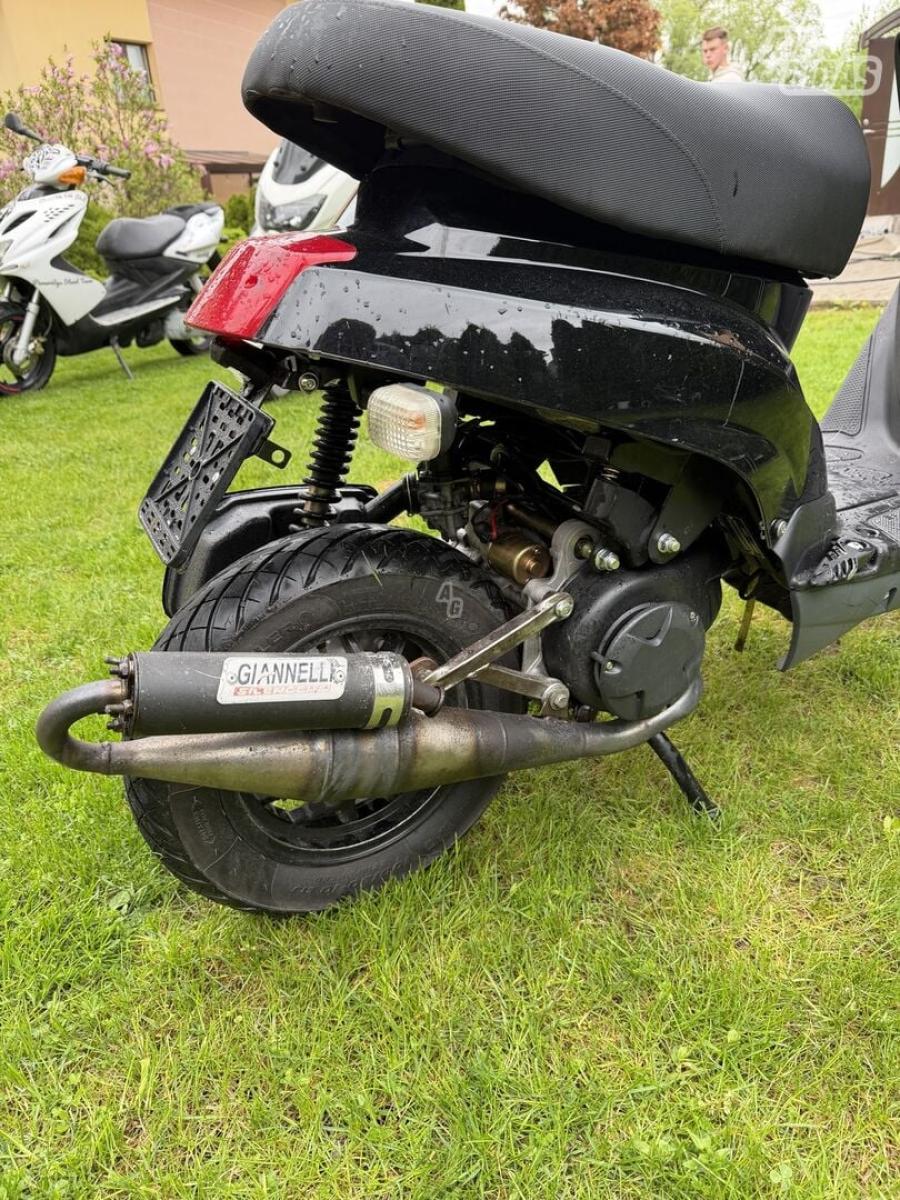 Black Yamaha Booster 2021 in Kaunas, with an engine capacity of 0.05 L and mileage of 4 thousand km for 1600 €, photo 12 on AUTOMOTO.COM.LV