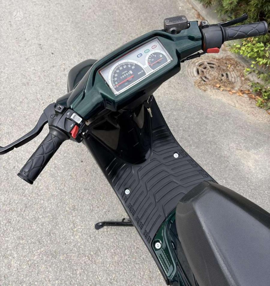 Zaļš Yamaha Booster 2003 Kauņa, ar dzinēja tilpumu 49.00 L un nobraukumu 9 tūkst. km par 1399 €, foto 5 vietnē AUTOMOTO.COM.LV