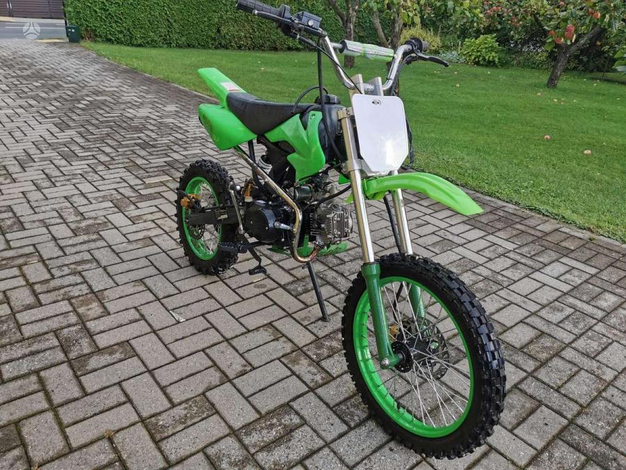 Green Yamaha Booster 2025 in Kaunas, with an engine capacity of 0.13 L and mileage of 0 thousand km for 429 €, photo 4 on AUTOMOTO.COM.LV