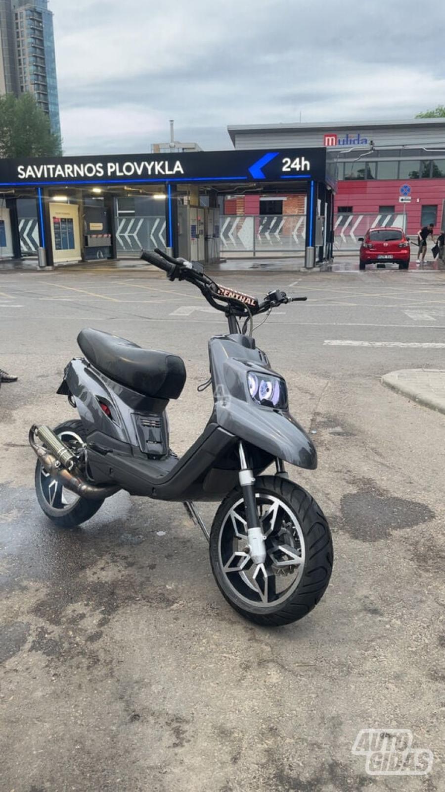 Grey Yamaha Booster 2007 in Vilnius, with an engine capacity of 0.05 L and mileage of 0 thousand km for 2700 €, photo 1 on AUTOMOTO.COM.LV
