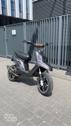 Grey Yamaha Booster 2007 in Vilnius, with an engine capacity of 0.05 L and mileage of 0 thousand km for 2700 €, photo 3 on AUTOMOTO.COM.LV