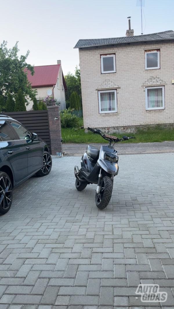 Grey Yamaha Booster 2007 in Vilnius, with an engine capacity of 0.05 L and mileage of 0 thousand km for 2700 €, photo 3 on AUTOMOTO.COM.LV