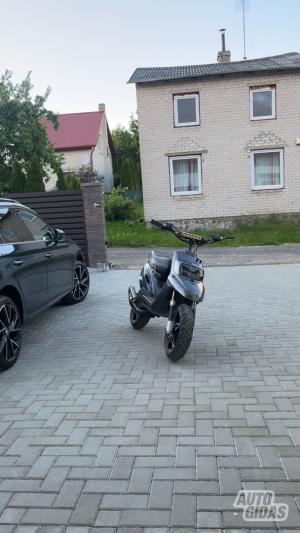 Grey Yamaha Booster 2007 in Vilnius, with an engine capacity of 0.05 L and mileage of 0 thousand km for 2700 €, photo 4 on AUTOMOTO.COM.LV