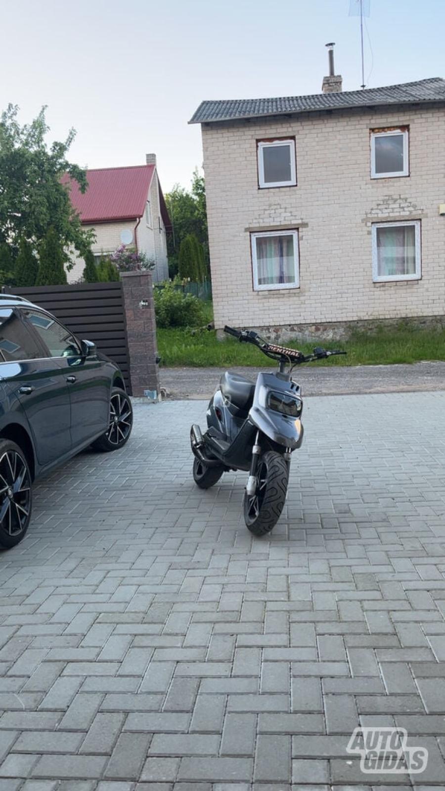 Grey Yamaha Booster 2007 in Vilnius, with an engine capacity of 0.05 L and mileage of 0 thousand km for 2700 €, photo 4 on AUTOMOTO.COM.LV