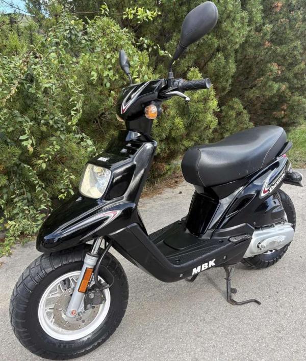 Yamaha Booster 2006 in Kaunas, with an engine capacity of 49.00 L and mileage of 8 thousand km for 1799 €, photo 1 on AUTOMOTO.COM.LV