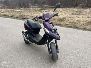 Violet Yamaha Booster 2004 in Vilnius, with an engine capacity of 0.05 L and mileage of 0 thousand km for 1100 €, photo  on AUTOMOTO.COM.LV