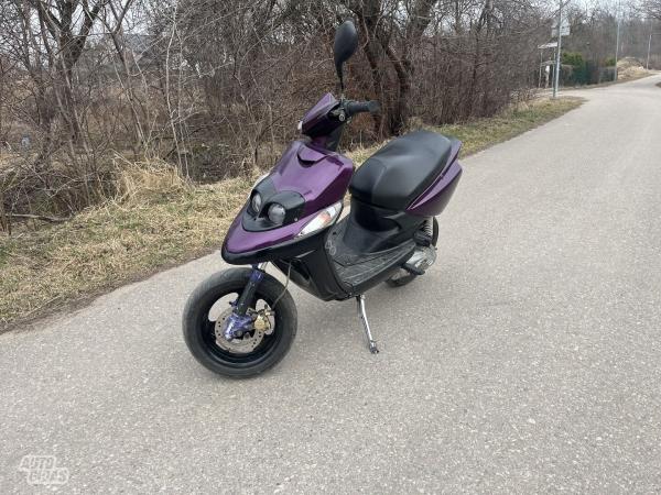 Violets Yamaha Booster 2004 Viļņa, ar dzinēja tilpumu 0.05 L un nobraukumu 0 tūkst. km par 1100 €, foto 2 vietnē AUTOMOTO.COM.LV