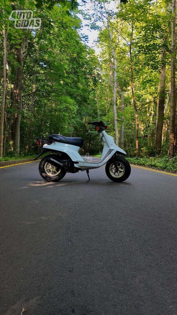 White Yamaha Booster 1995 in Klaipeda, with an engine capacity of 0.05 L and mileage of 13 thousand km for 1300 €, photo 3 on AUTOMOTO.COM.LV
