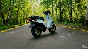 White Yamaha Booster 1995 in Klaipeda, with an engine capacity of 0.05 L and mileage of 13 thousand km for 1300 €, photo 5 on AUTOMOTO.COM.LV