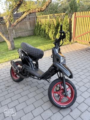 Black Yamaha BWS 2013 in Panevezys, with an engine capacity of 0.05 L and mileage of 2 thousand km for 1950 €, photo 1 on AUTOMOTO.COM.LV