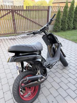 Black Yamaha BWS 2013 in Panevezys, with an engine capacity of 0.05 L and mileage of 2 thousand km for 1950 €, photo 3 on AUTOMOTO.COM.LV