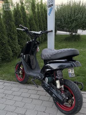 Black Yamaha BWS 2013 in Panevezys, with an engine capacity of 0.05 L and mileage of 2 thousand km for 1950 €, photo 4 on AUTOMOTO.COM.LV