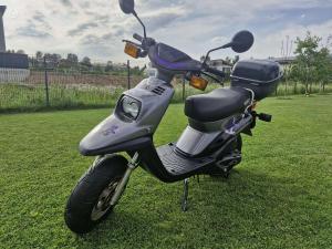 Violet Yamaha BWS 1997 in Vilnius, with an engine capacity of 49.00 L and mileage of 30 thousand km for 1150 €, photo  on AUTOMOTO.COM.LV