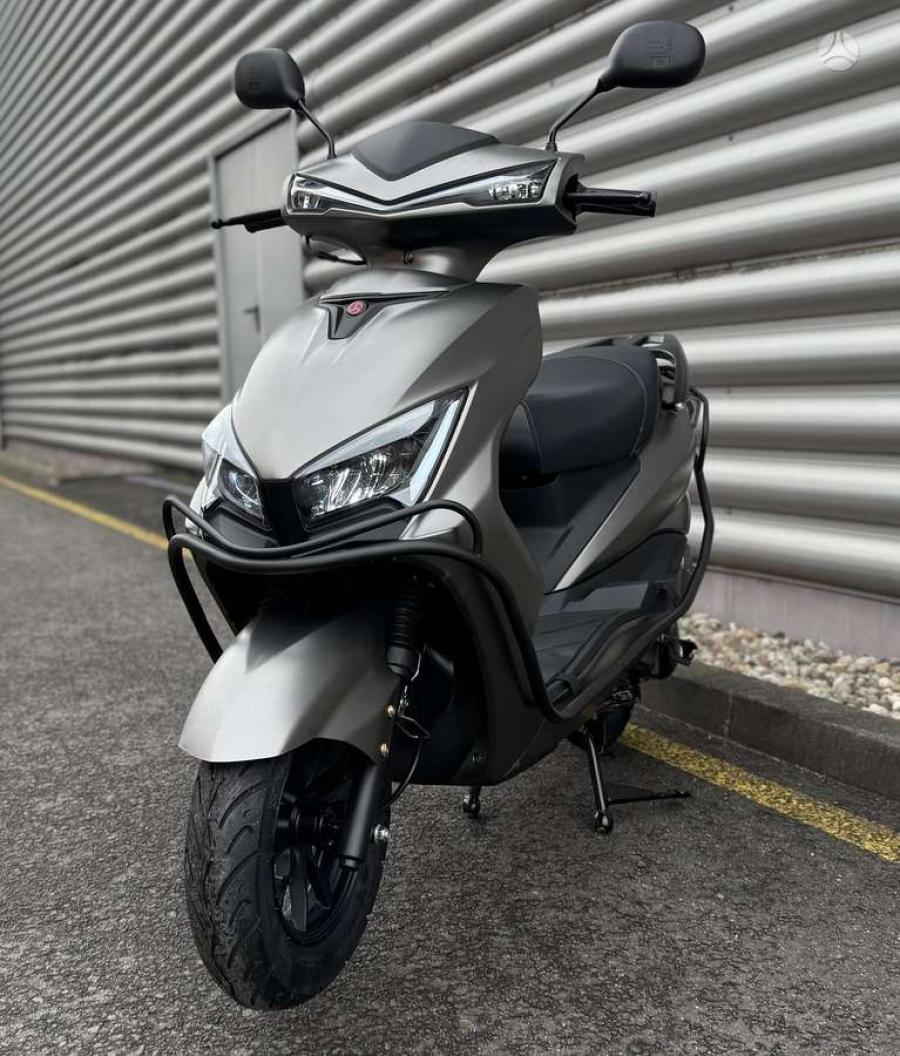 Grey Yamaha Cygnus 2026 in Klaipeda, with an engine capacity of 49.00 L and mileage of 1 thousand km for 1350 €, photo 1 on AUTOMOTO.COM.LV