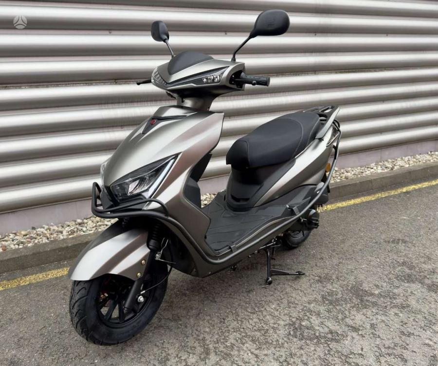 Grey Yamaha Cygnus 2026 in Klaipeda, with an engine capacity of 49.00 L and mileage of 1 thousand km for 1350 €, photo 4 on AUTOMOTO.COM.LV