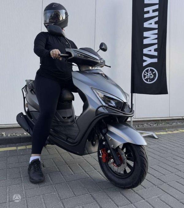 Grey Yamaha Cygnus 2026 in Panevezys, with an engine capacity of 49.00 L and mileage of 0 thousand km for 1350 €, photo 1 on AUTOMOTO.COM.LV