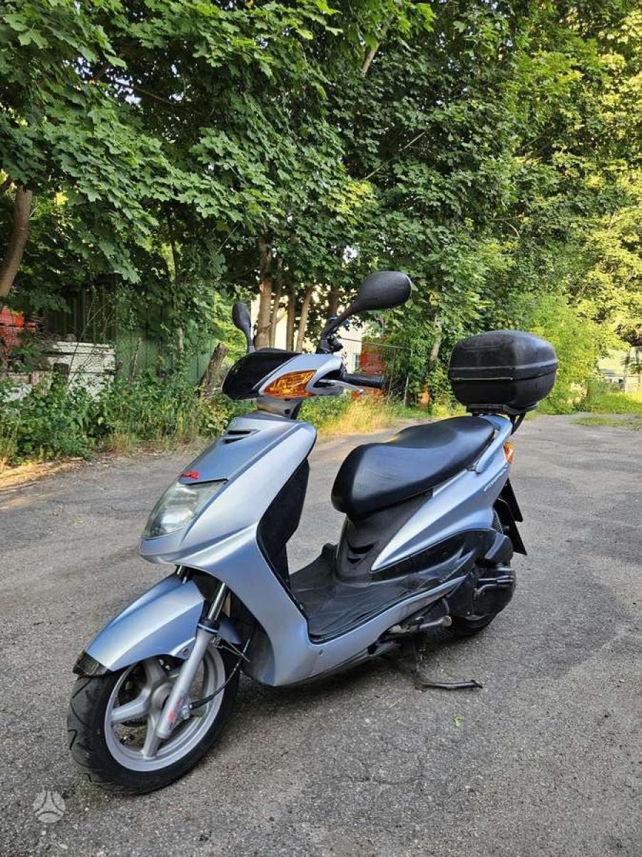 Yamaha Cygnus 2005 in Vilnius, with an engine capacity of 0.13 L and mileage of 6 thousand km for 1000 €, photo 1 on AUTOMOTO.COM.LV
