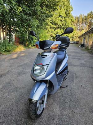Yamaha Cygnus 2005 in Vilnius, with an engine capacity of 0.13 L and mileage of 6 thousand km for 1000 €, photo 3 on AUTOMOTO.COM.LV