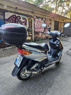 Yamaha Cygnus 2005 in Vilnius, with an engine capacity of 0.13 L and mileage of 6 thousand km for 1000 €, photo 7 on AUTOMOTO.COM.LV