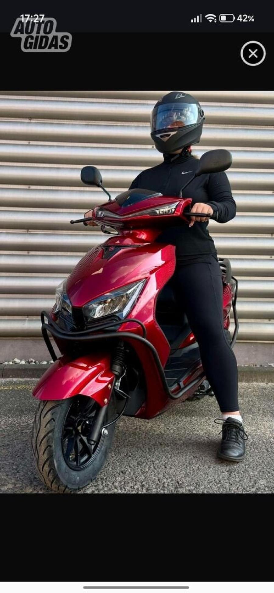 Sarkans Yamaha Cygnus 2026 Viļņa, ar dzinēja tilpumu 0.05 L un nobraukumu 0 tūkst. km par 1100 €, foto 1 vietnē AUTOMOTO.COM.LV
