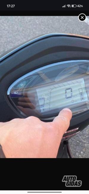 Sarkans Yamaha Cygnus 2026 Viļņa, ar dzinēja tilpumu 0.05 L un nobraukumu 0 tūkst. km par 1100 €, foto 4 vietnē AUTOMOTO.COM.LV