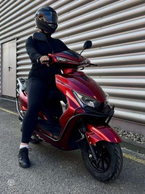 Red Yamaha Cygnus 2026 in Druskininkai, with an engine capacity of 49.00 L and mileage of 0 thousand km for 1350 €, photo 5 on AUTOMOTO.COM.LV